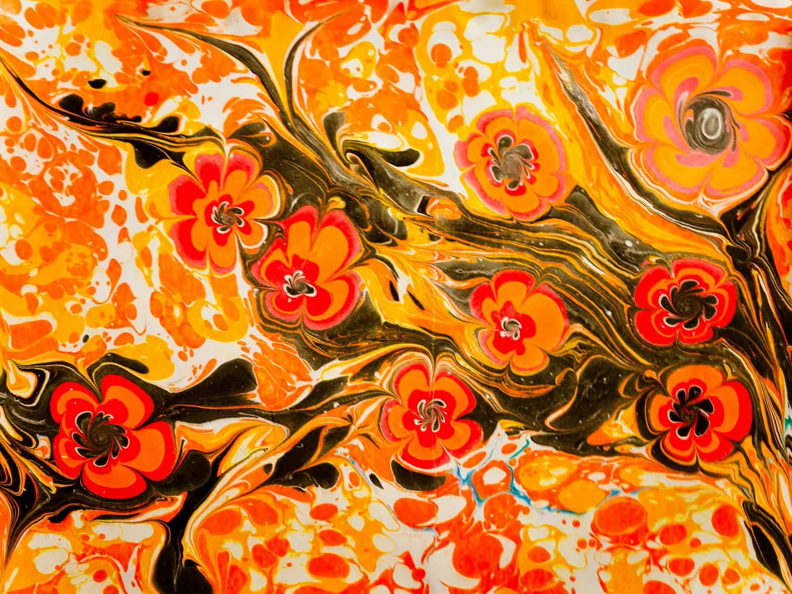 Decorate Your Home With Acrylic Pour Paintings: 8 Ideas and Inspirations